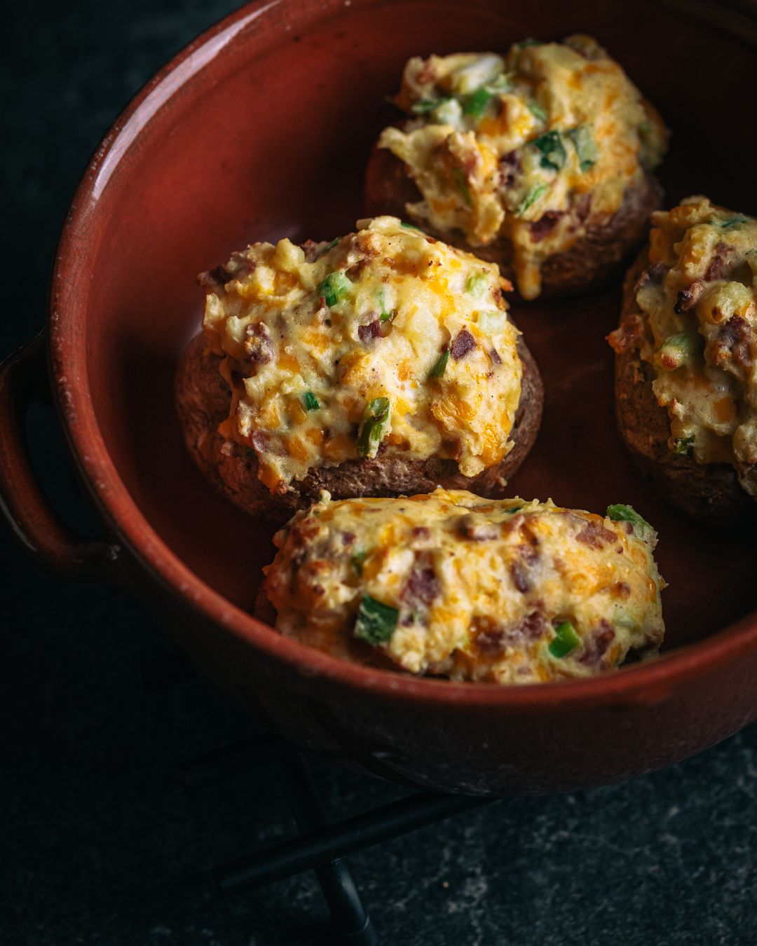 Gevulde aardappel met zure room & pancetta - Op mijn talloor